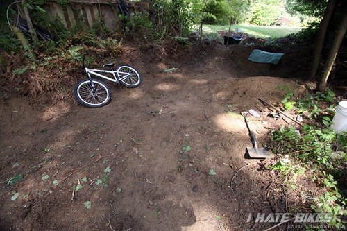 The backyard bike park project – Bermstyle